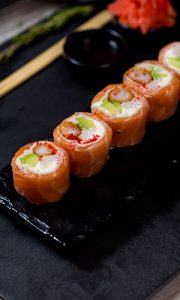 Japonezã Restaurant japonais Thaï Sushi & wok – Livraison gratuite de ...